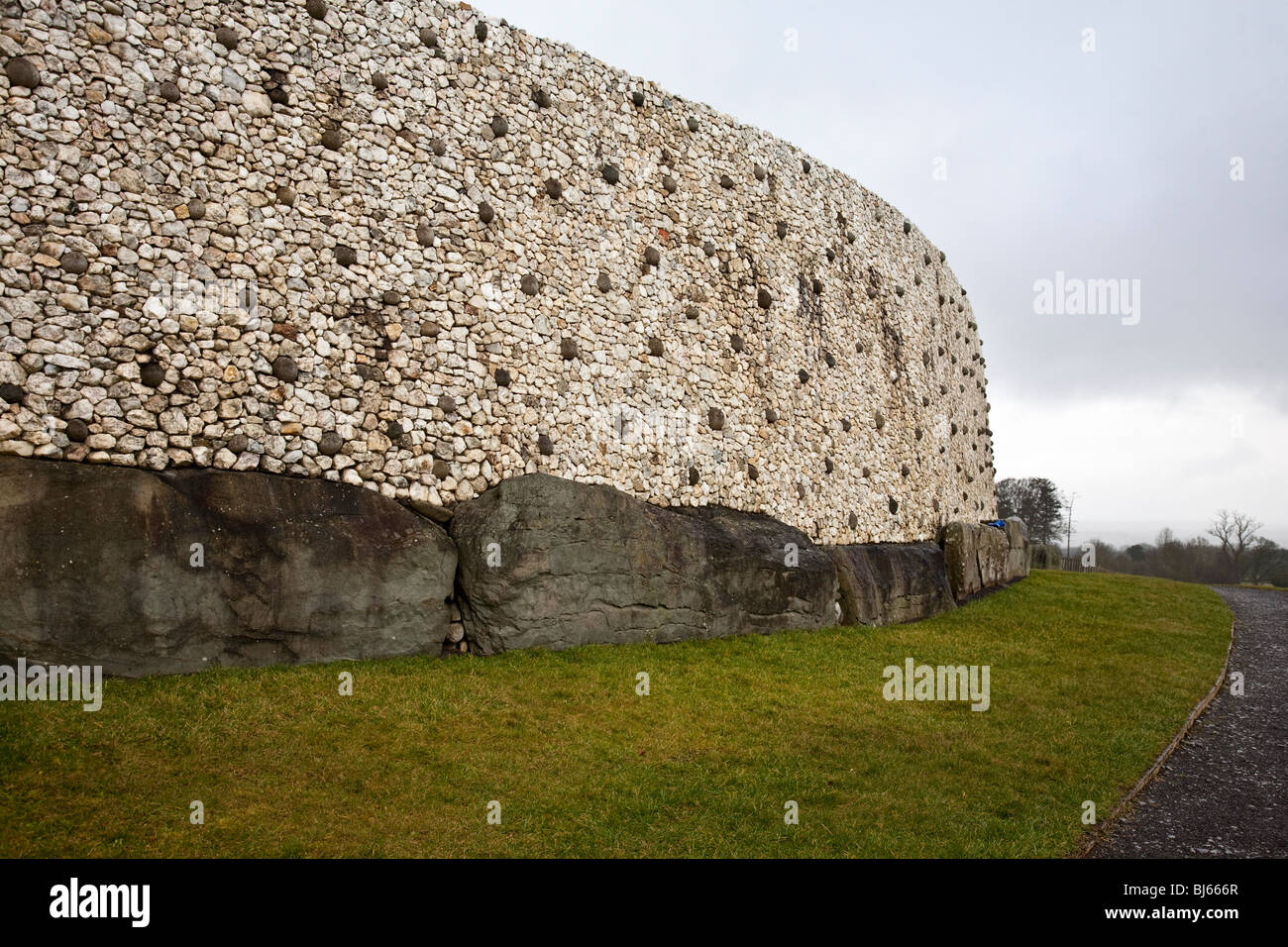 Neolithic house ireland hi-res stock photography and images - Alamy