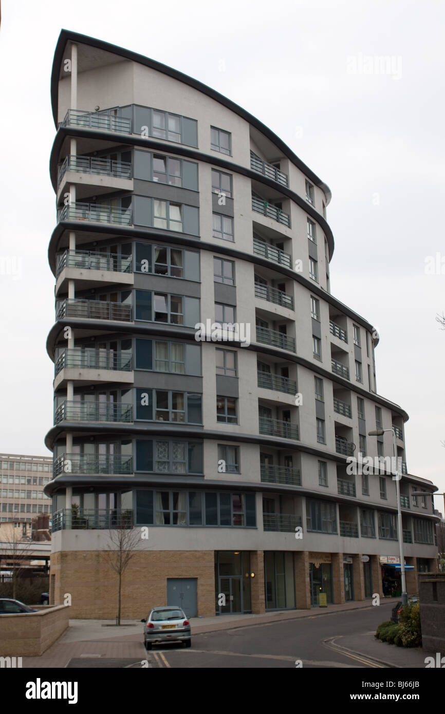 Modern apartment blocks hi-res stock photography and images - Alamy