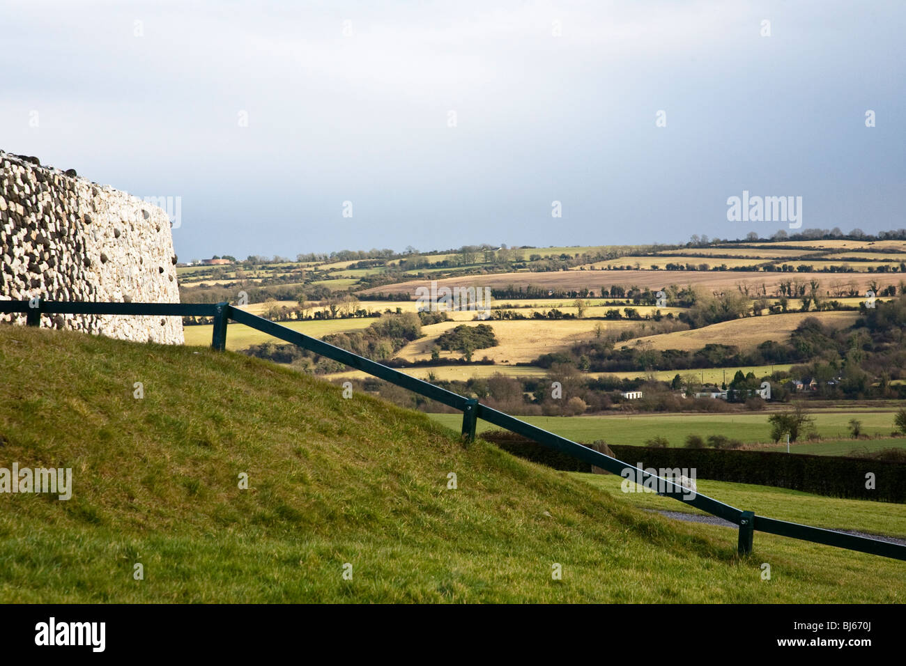 Neolithic house ireland hi-res stock photography and images - Alamy
