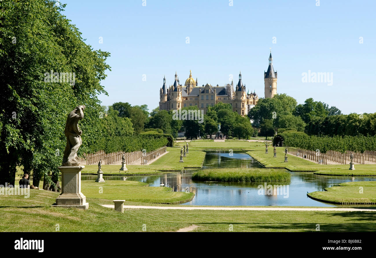 Schwerin Castle with Castle Gardens, Schwerin, Germany Stock Photo - Alamy