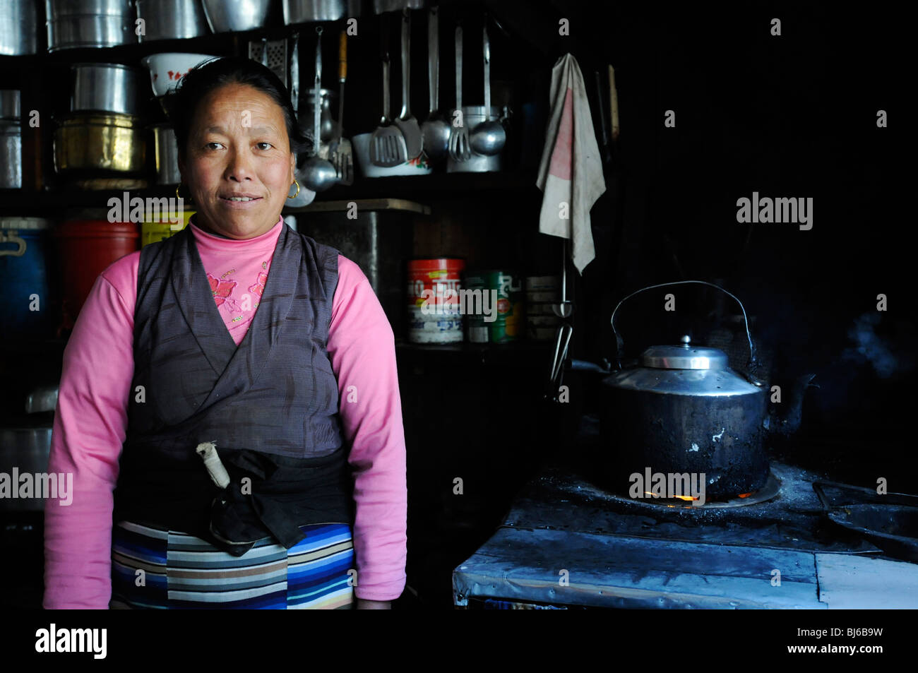 Sherpa Woman in Benkar, Nepal Stock Photo - Alamy