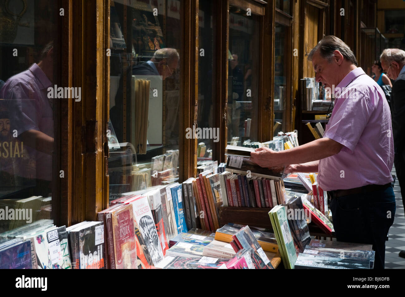 France paris passage jouffroy galerie hi-res stock photography and ...