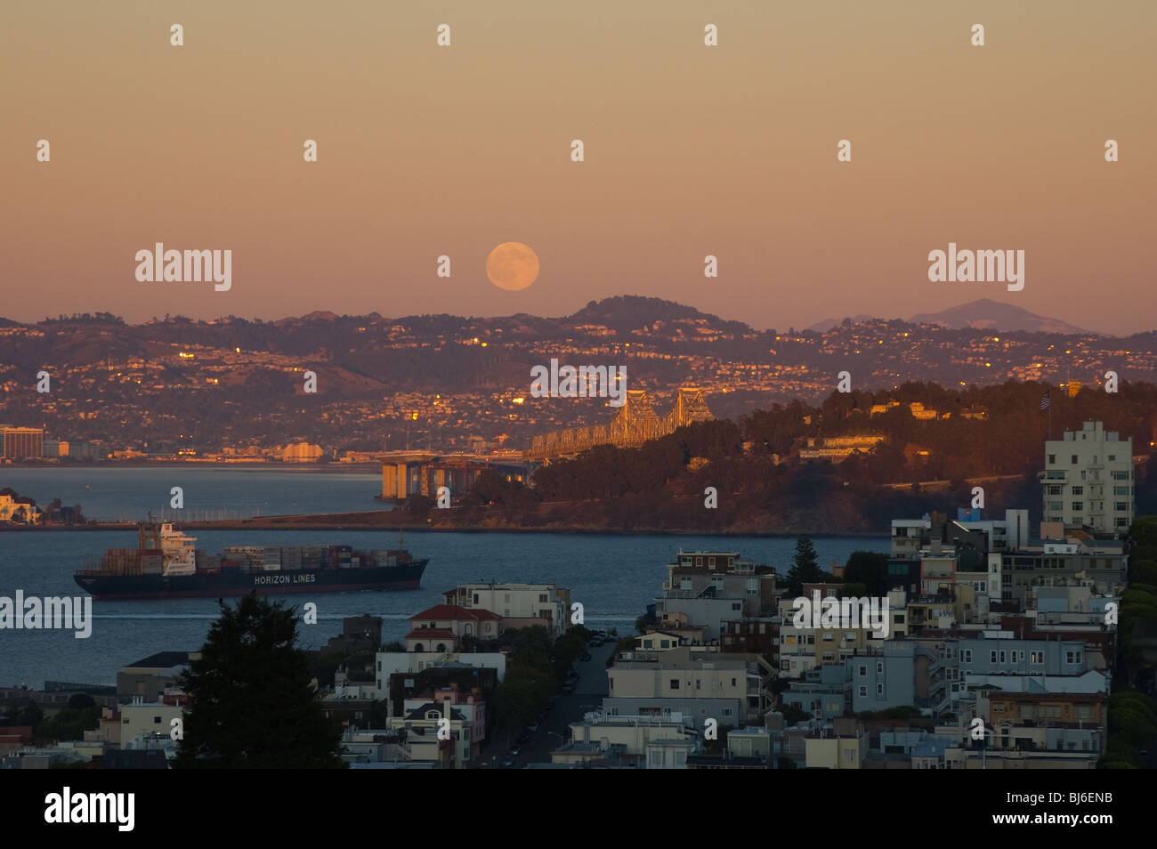 Moon over bay hi-res stock photography and images - Alamy