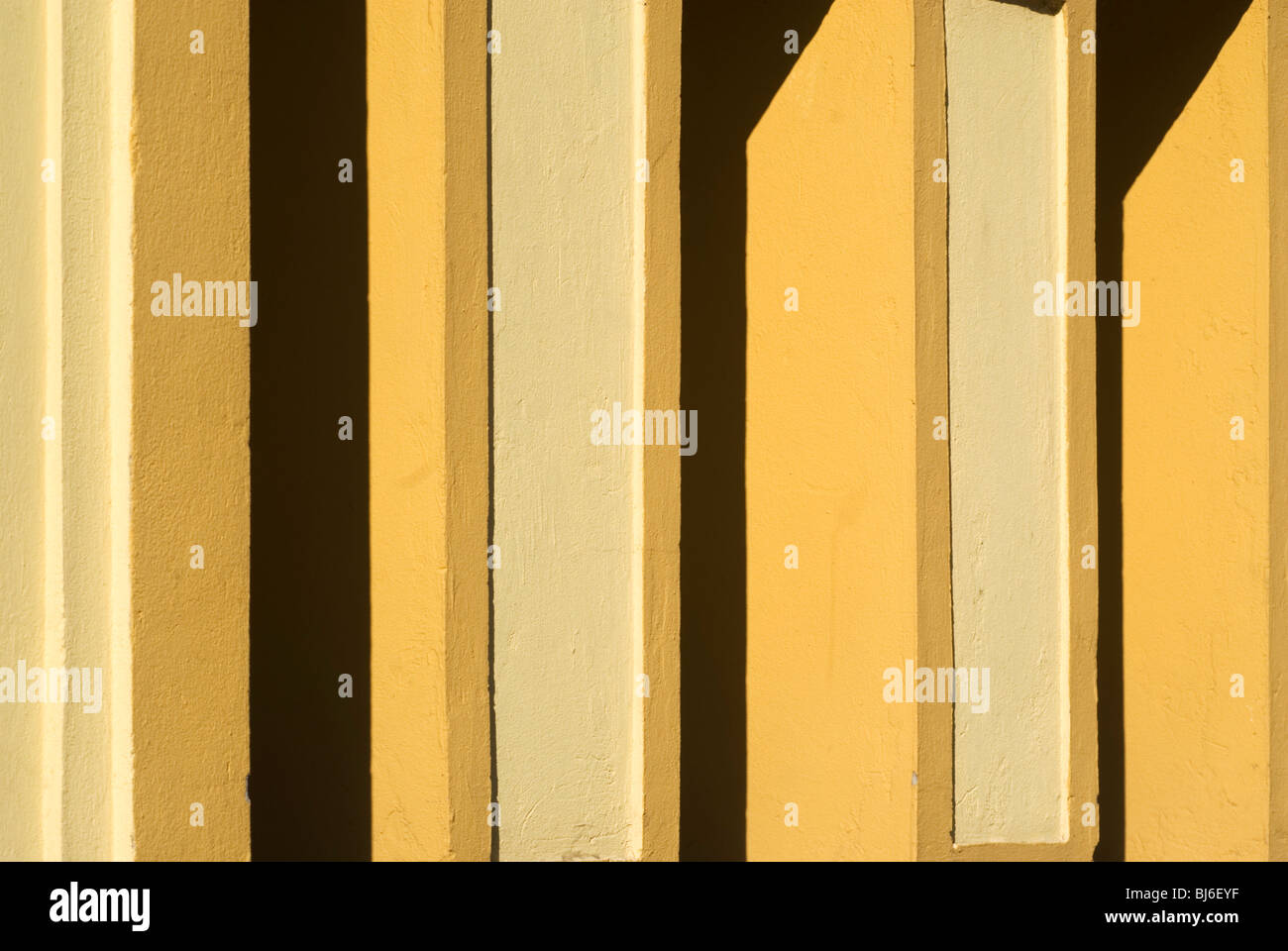 Patterns building wall Stock Photo - Alamy