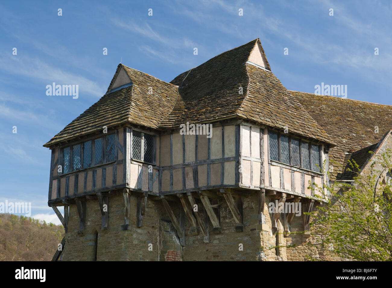 Timber stone house hi-res stock photography and images - Alamy