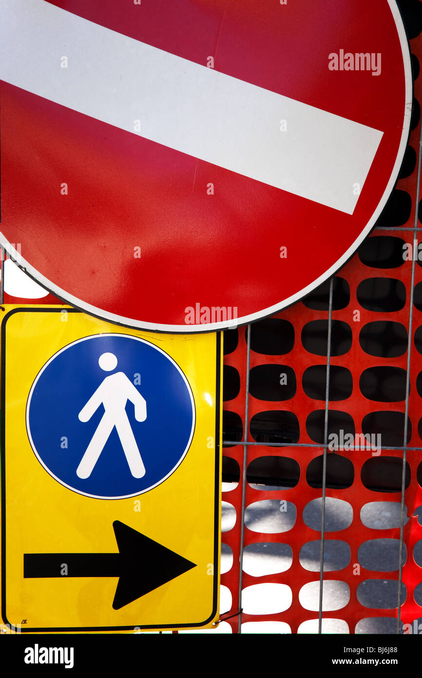 black arrow Yellow sign deviation, street sign, closeup Stock Photo - Alamy