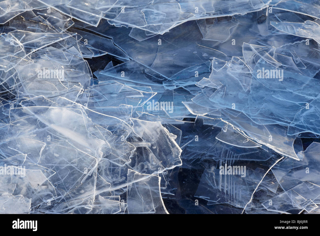 Ice on the shore hi-res stock photography and images - Alamy