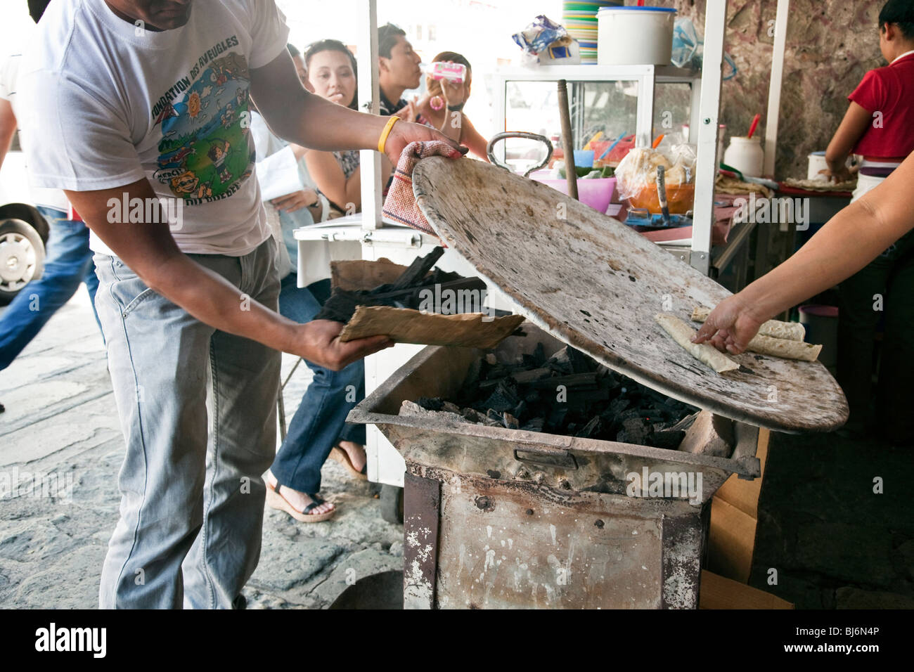 Taco stand hi-res stock photography and images - Alamy