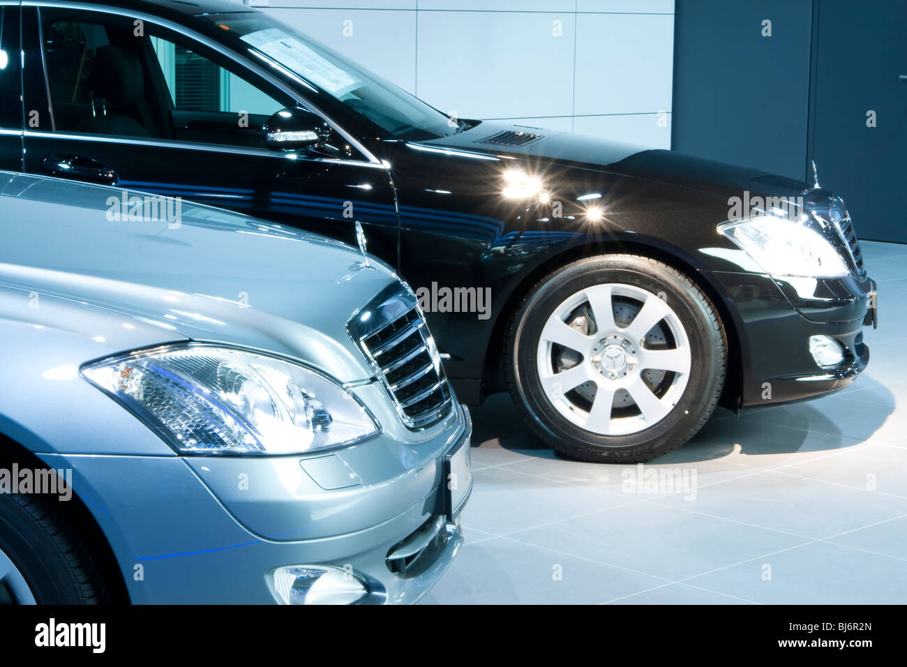 Mercedes benz showroom hi-res stock photography and images - Alamy