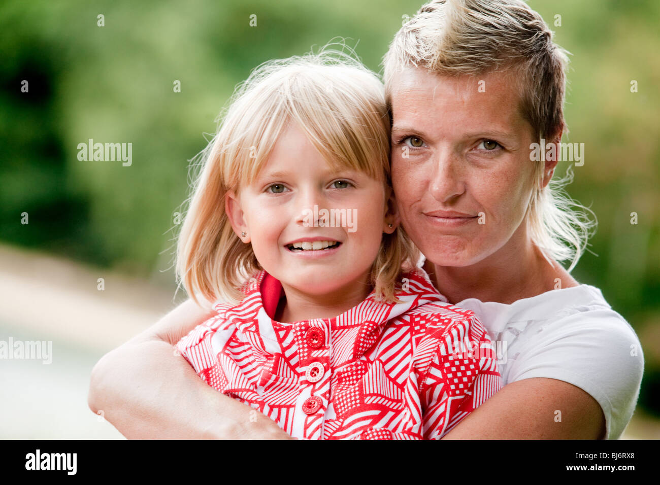 Big familys day out ion the park Stock Photo - Alamy