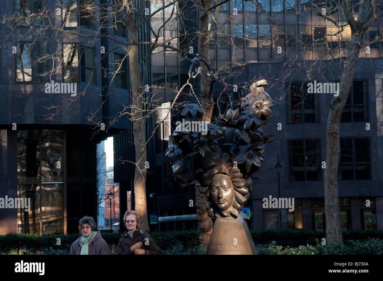 Two women and Sculpture of Henry Purcell, Christchurch Gardens ...