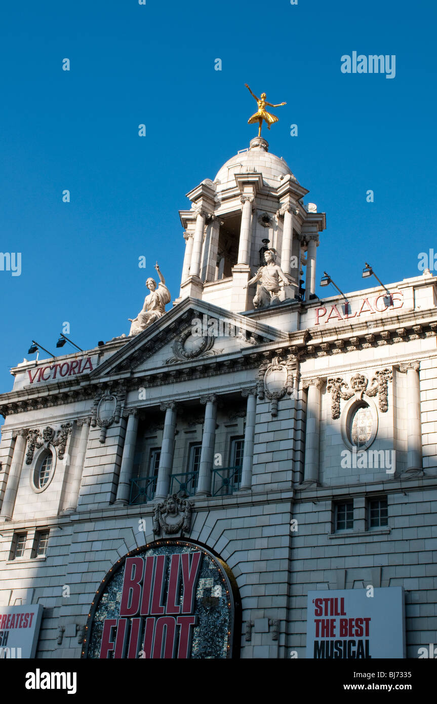 Victoria palace theatre exterior hi-res stock photography and images - Alamy