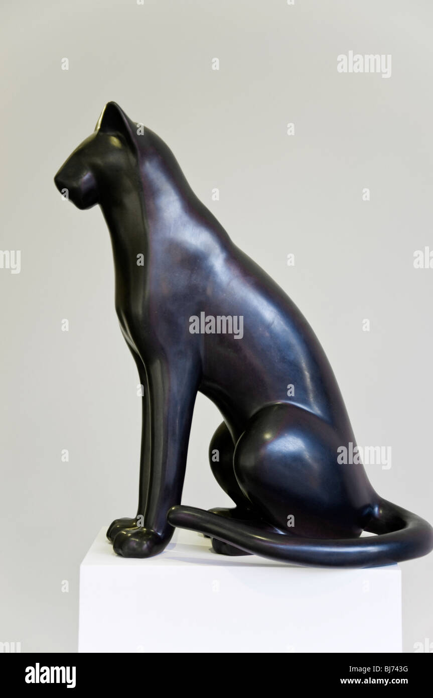 Cat sculpture hi-res stock photography and images - Alamy
