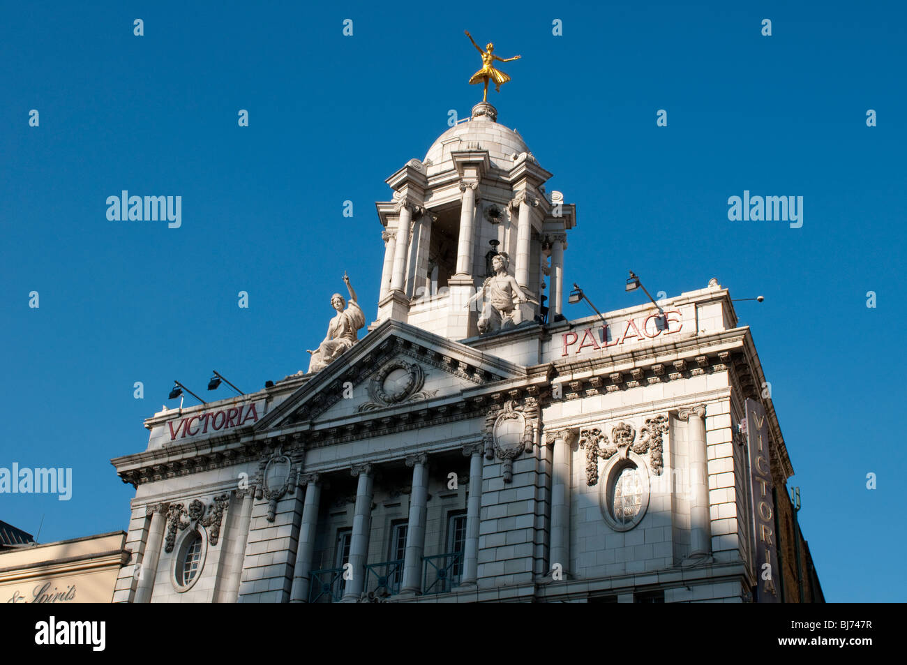 Victoria palace theatre hi-res stock photography and images - Alamy