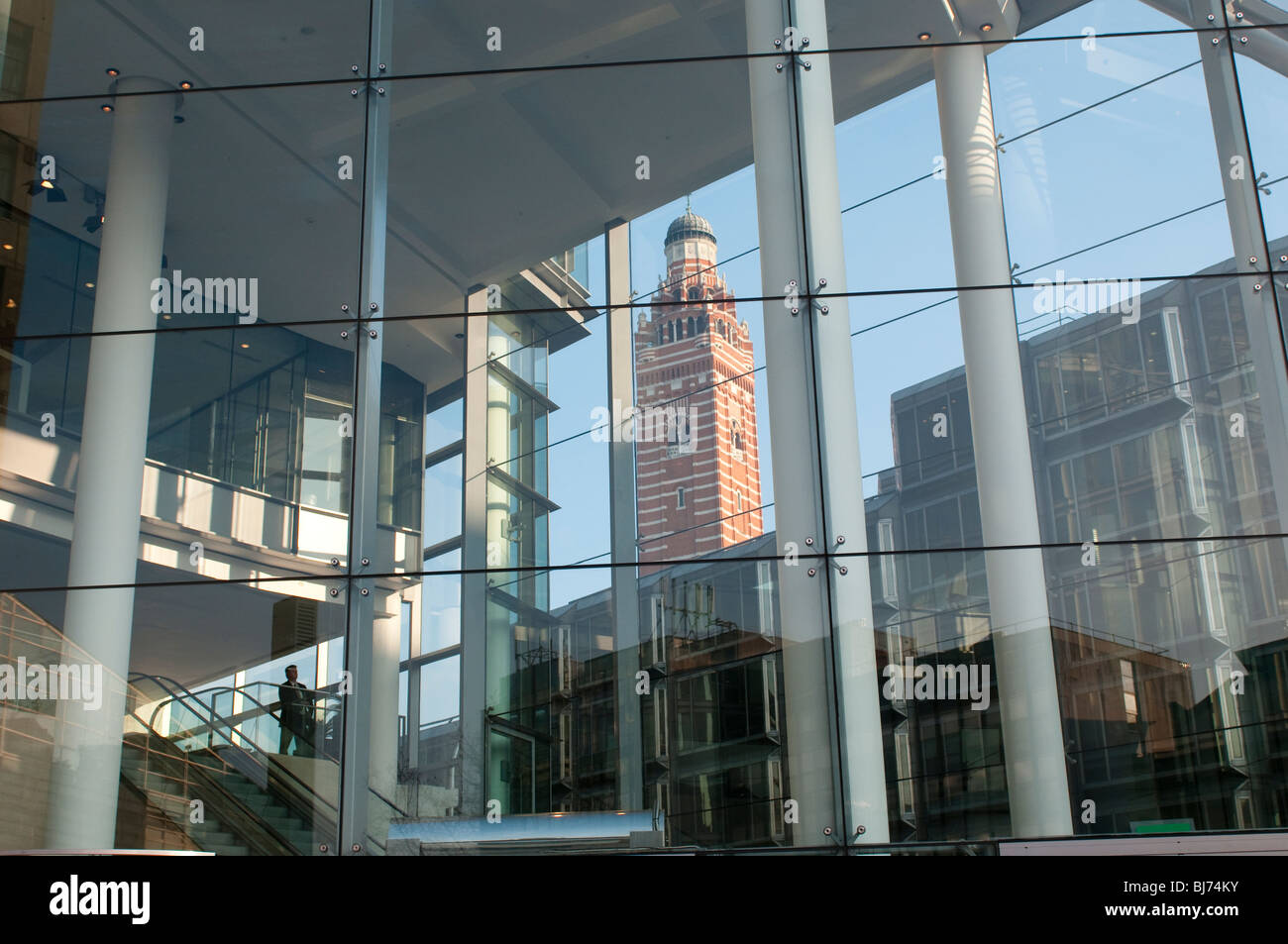 Shopping centre city london tower hi-res stock photography and images ...