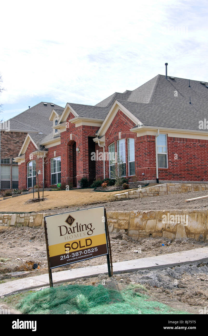 Newly built house sale sign hi-res stock photography and images - Alamy