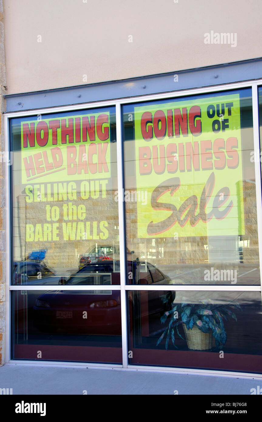 Store going out of business Stock Photo - Alamy