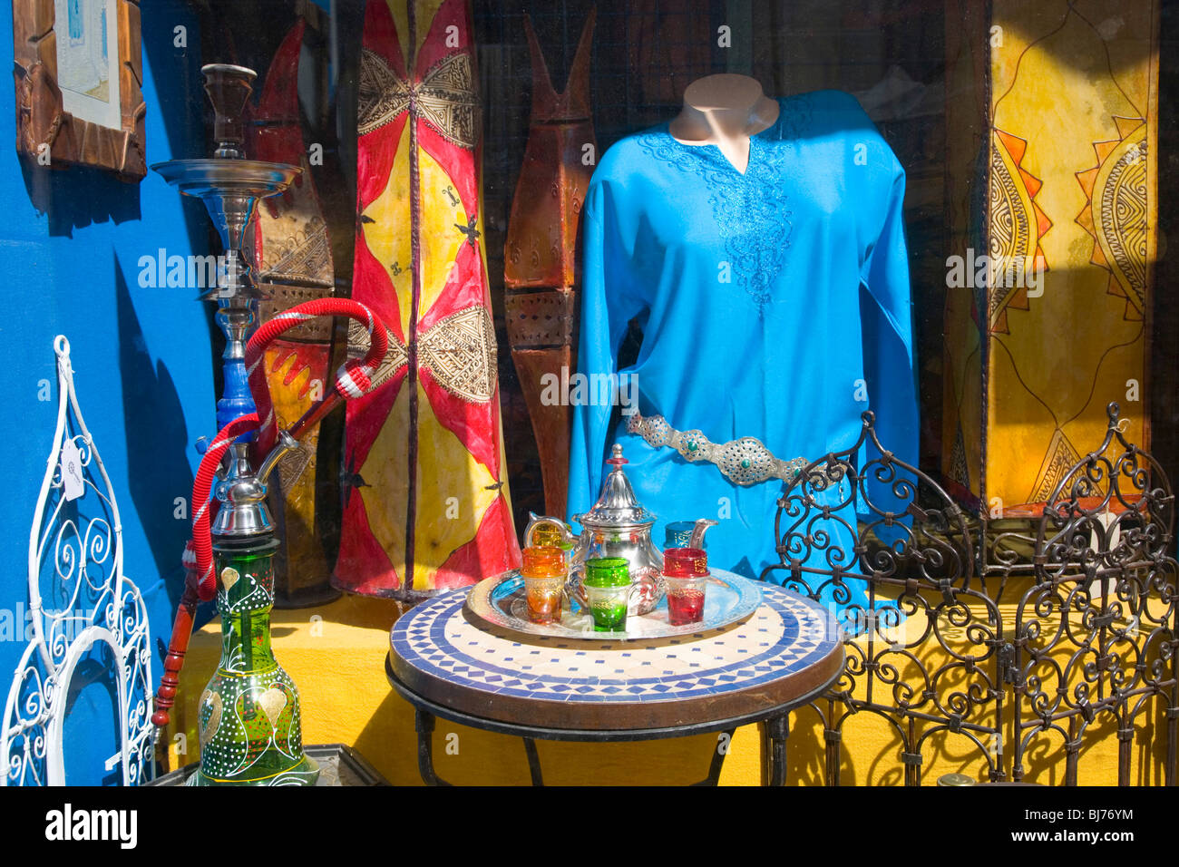Moorish clothes hi-res stock photography and images - Alamy