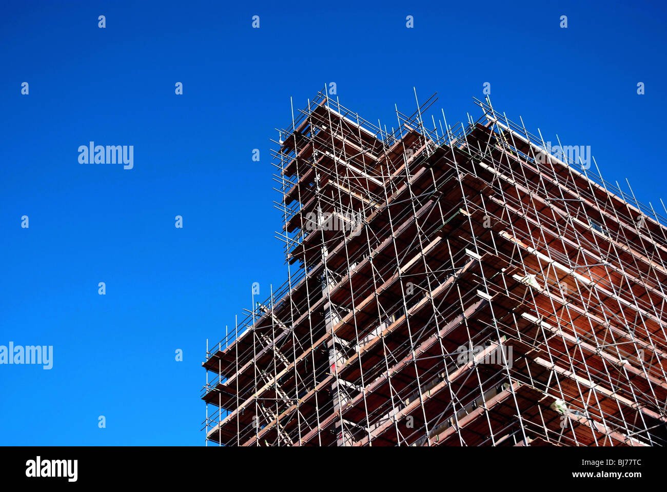 High rise scaffold hi-res stock photography and images - Alamy