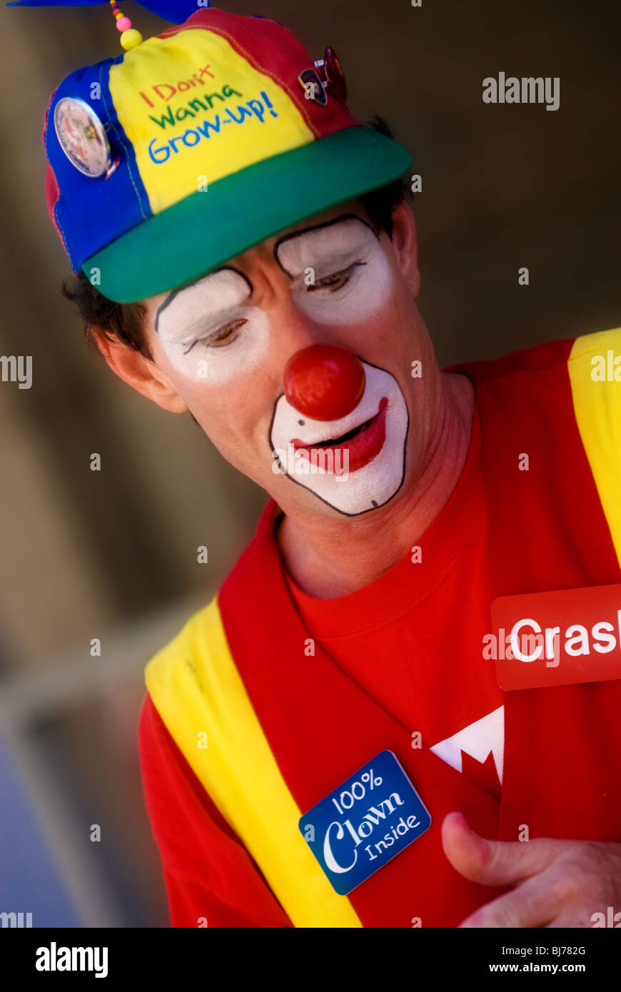 Colourful clown by the name of "Crash" at Ottawa's Annual Busker ...
