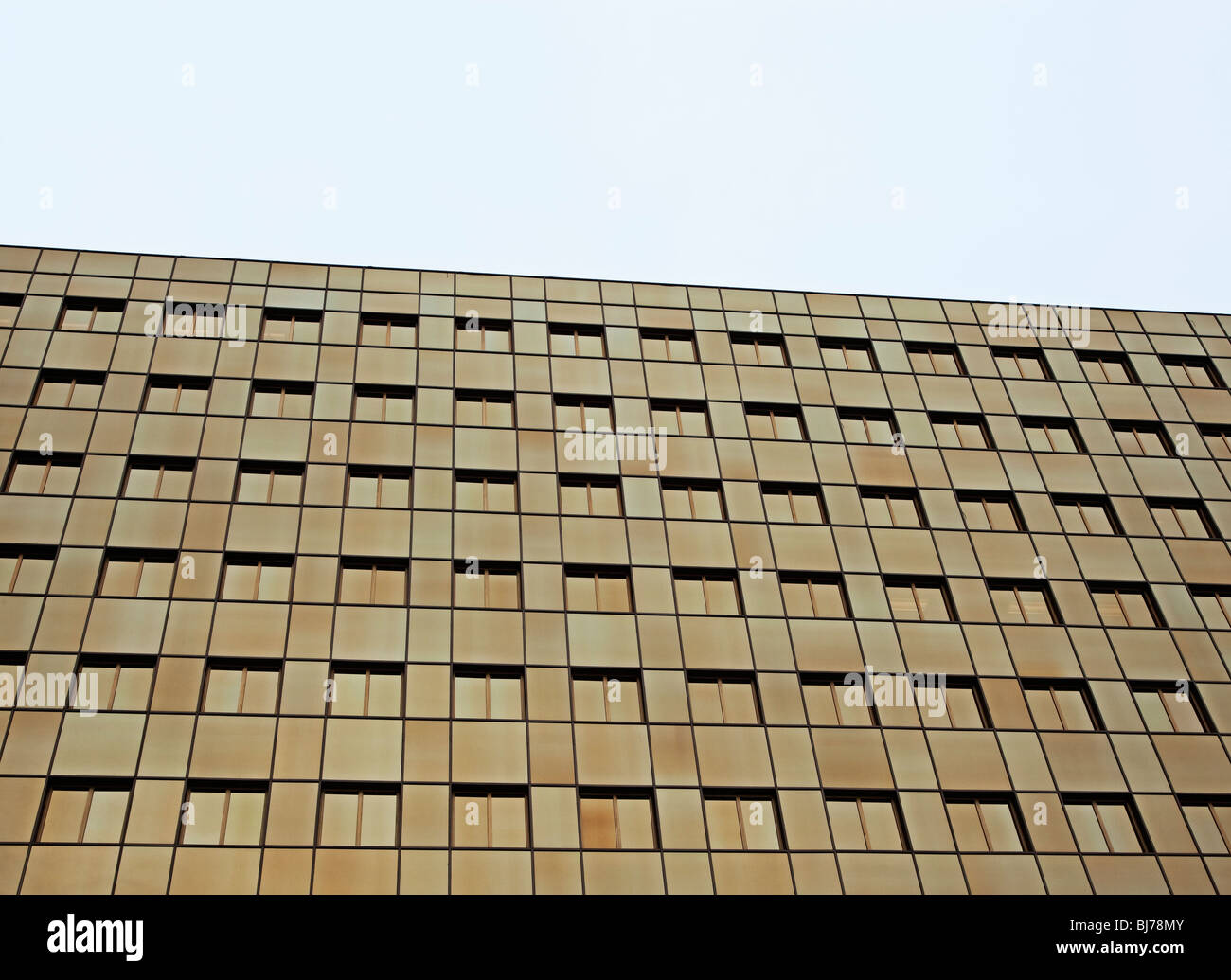 side view of an office building Stock Photo - Alamy