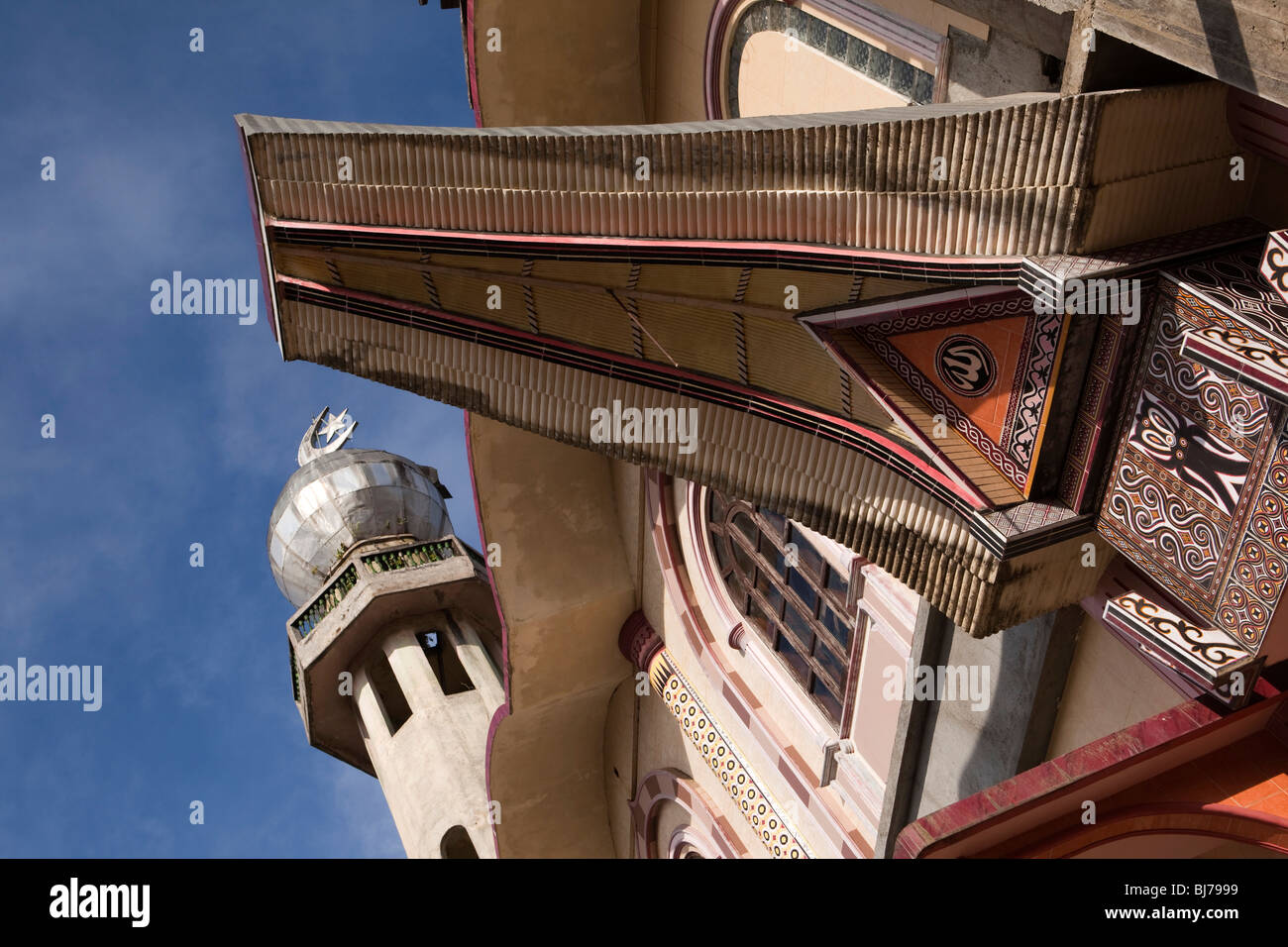 Indonesia, Sulawesi, Tana Toraja, Rantepao, new mosque being built ...