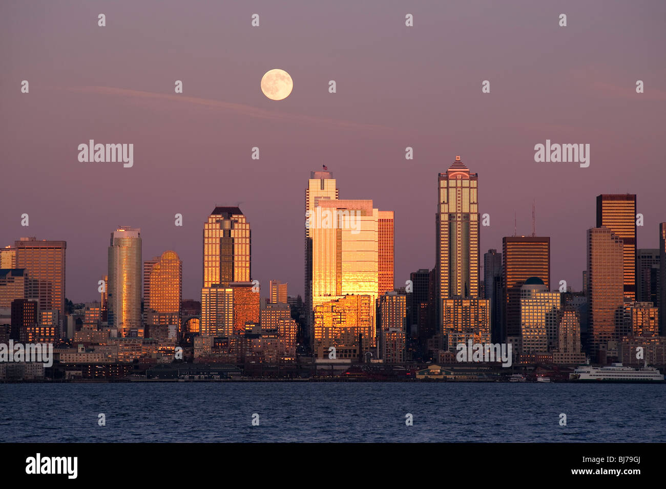 Moonrise And Sunset High Resolution Stock Photography and Images - Alamy