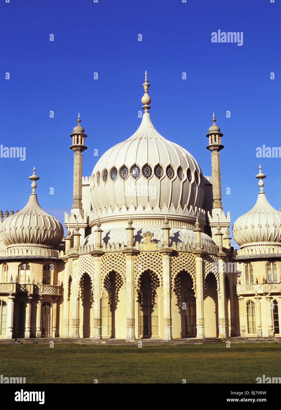 Brighton royal pavilion onion domes hi-res stock photography and images ...