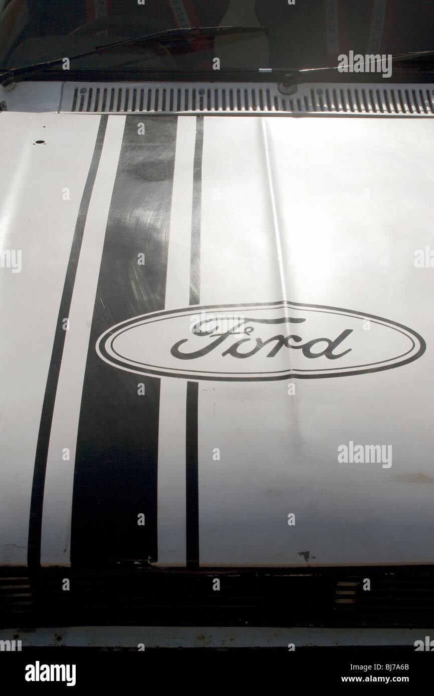 Ford logo hi-res stock photography and images - Alamy