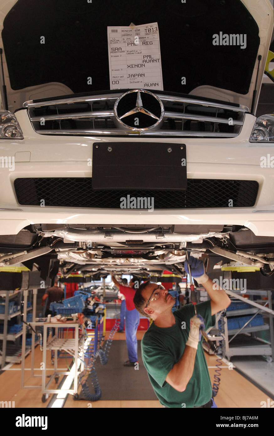 Mercedes benz manufacturing plant hi-res stock photography and images ...