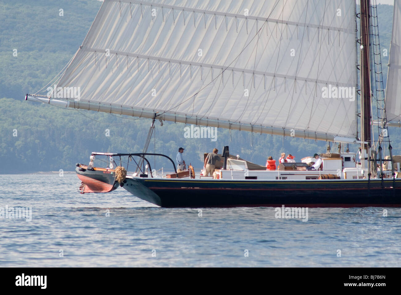 The Windjammer J&E RIGGIN under full sail in Penobscot Bay Stock Photo ...