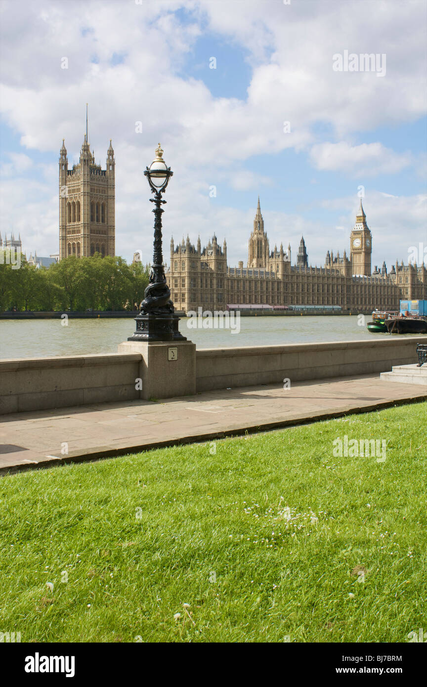 Houses of parliament view hi-res stock photography and images - Alamy