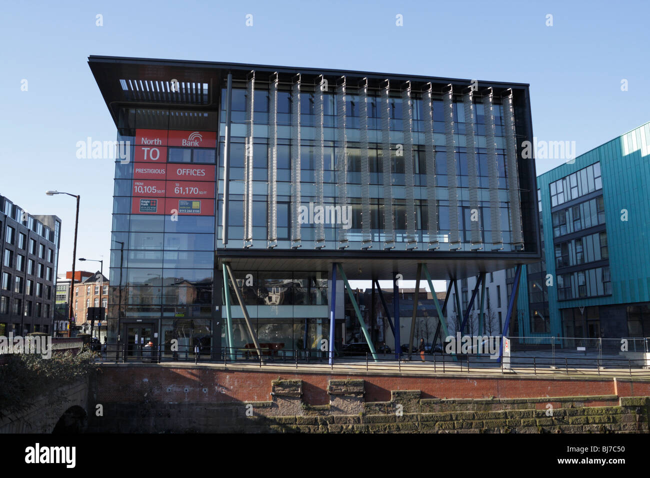 Sheffield Wicker Riverside new Development alongside the River Don ...