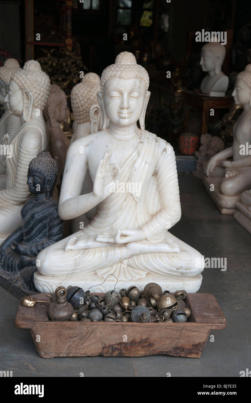 Stone buddhas hi-res stock photography and images - Alamy