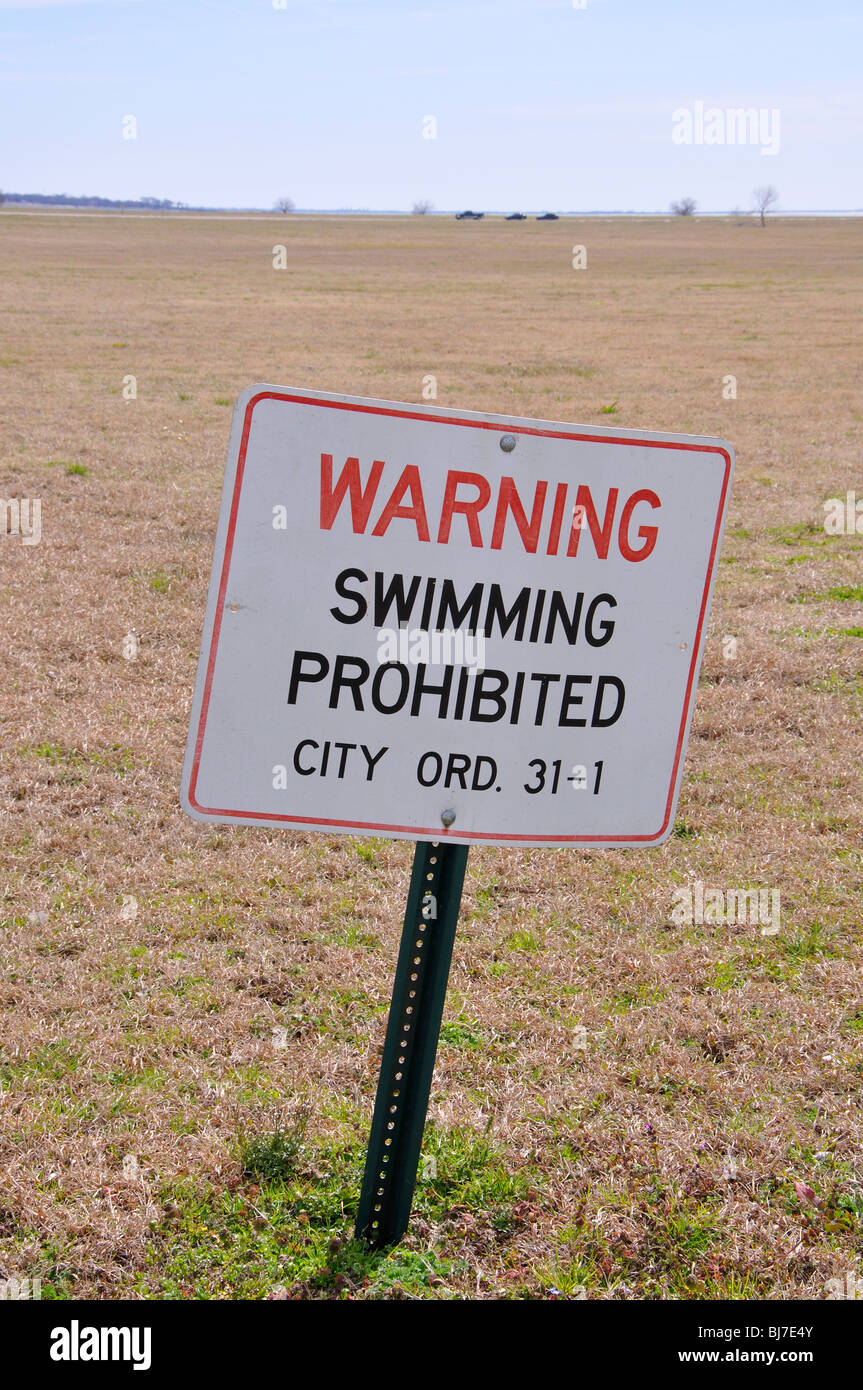 Sign controversy hi-res stock photography and images - Alamy