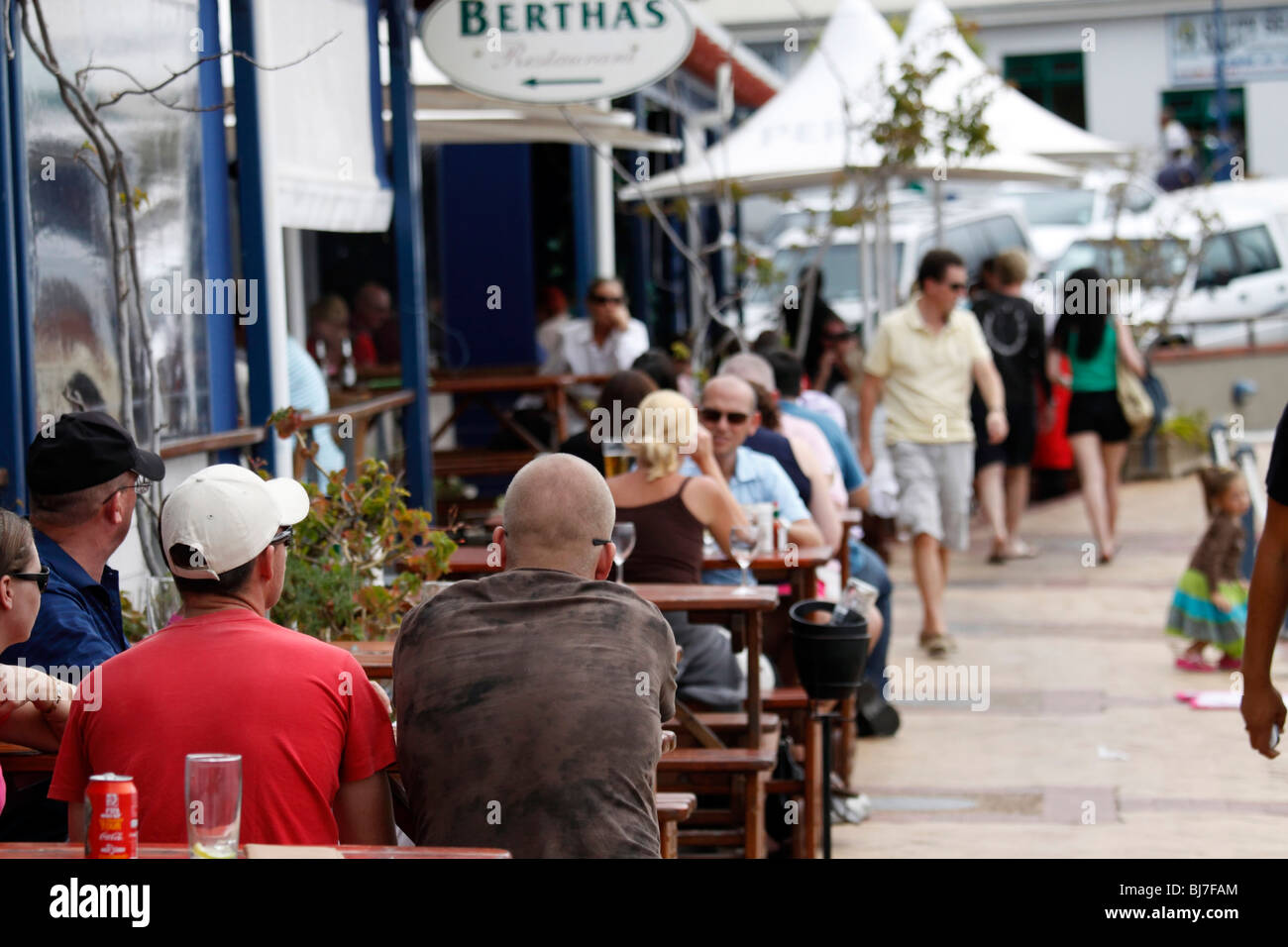 Tourists eating at Waterfront restaurants in Simon's Town Stock Photo ...