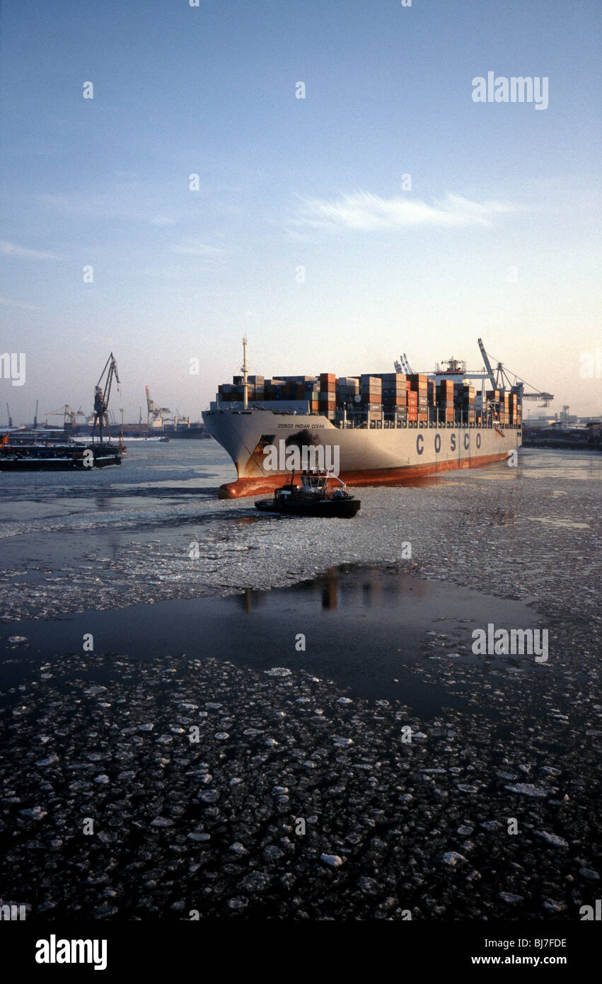 Cosco shipping container ship loading and unloading hi-res stock ...