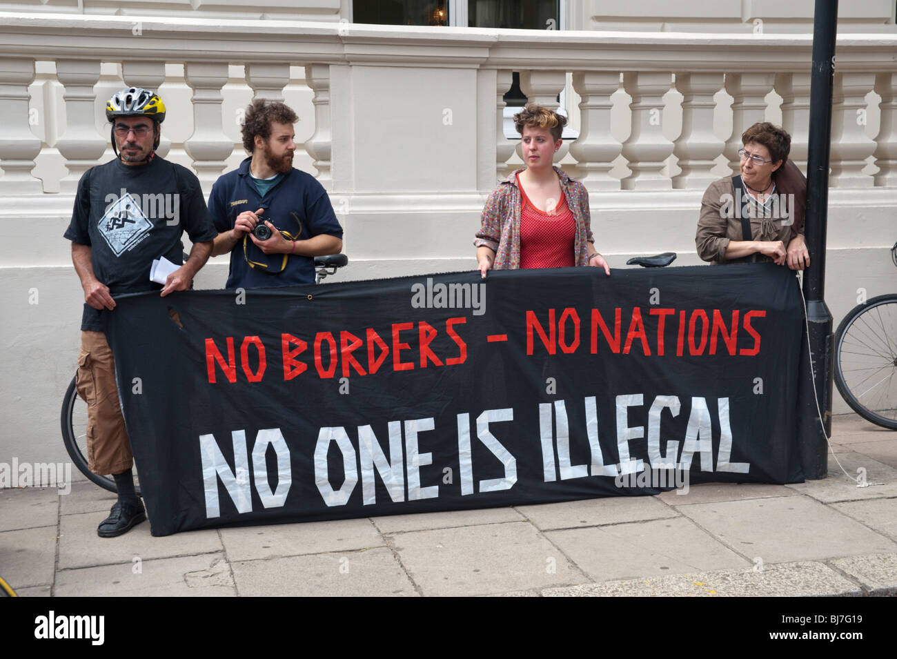 London NoBorders protest at French Embassy against destruction of ...