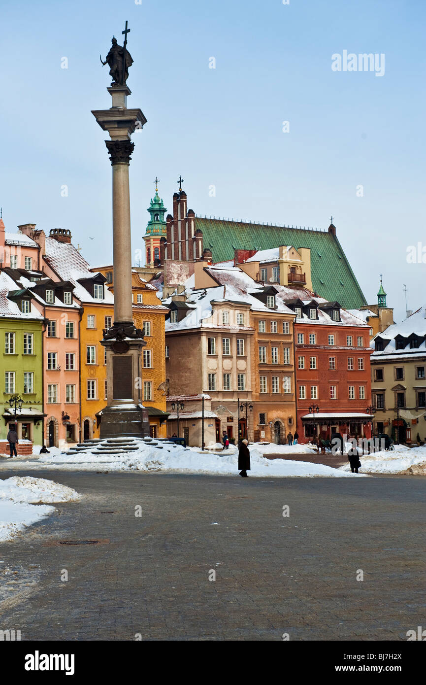 Castle square or Plac Zamkowy with column and statue of King Zygmunt ...