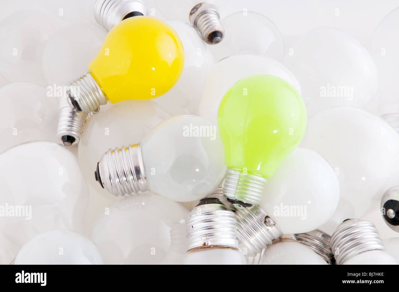 Old fashioned light bulbs hi-res stock photography and images - Alamy