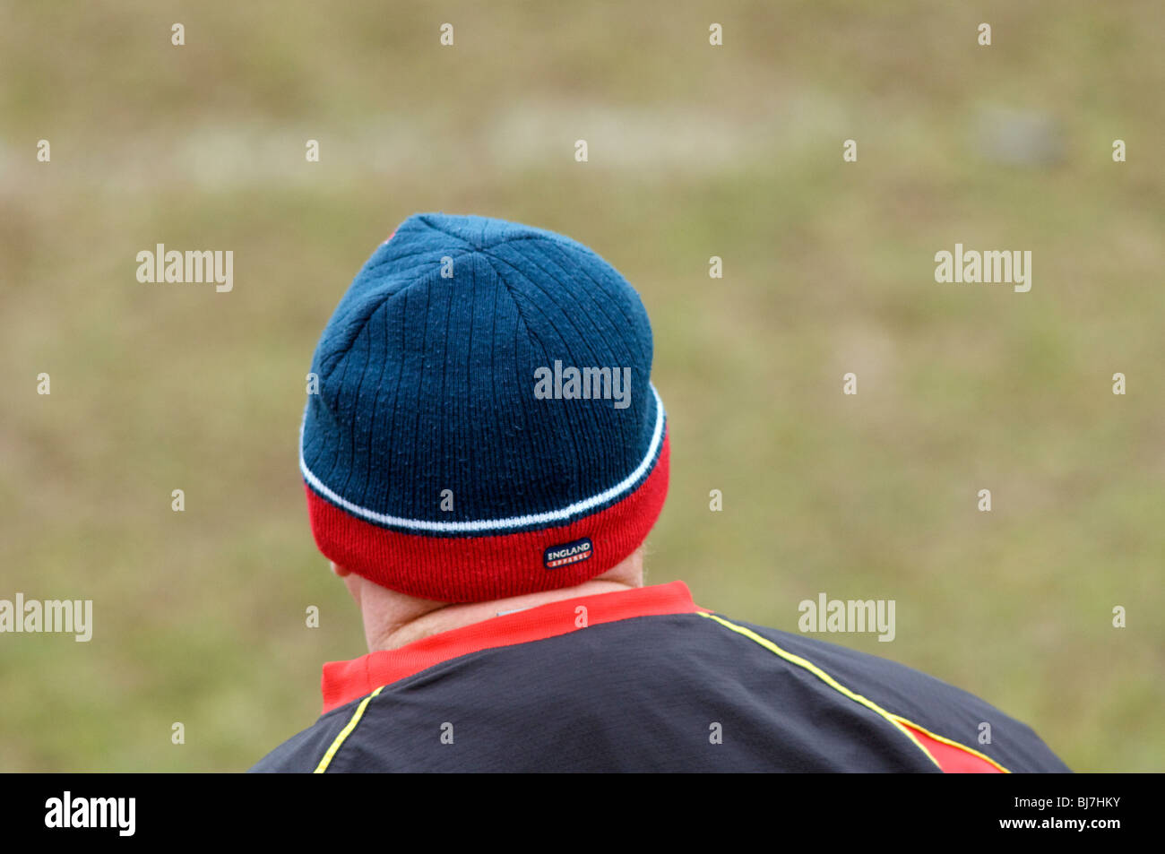 man wearing a woolly hat Stock Photo - Alamy
