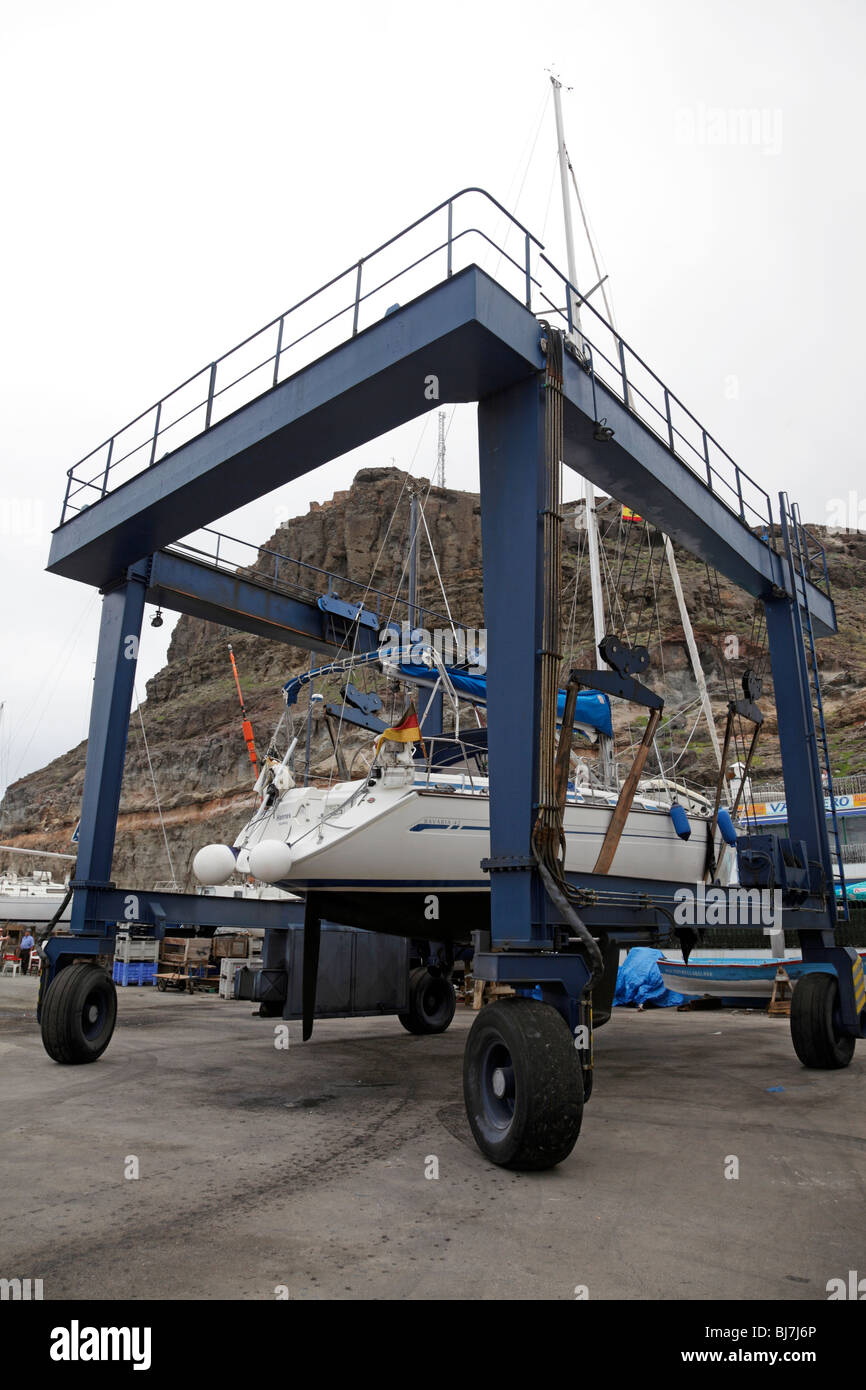 Water powered hoist hi-res stock photography and images - Alamy