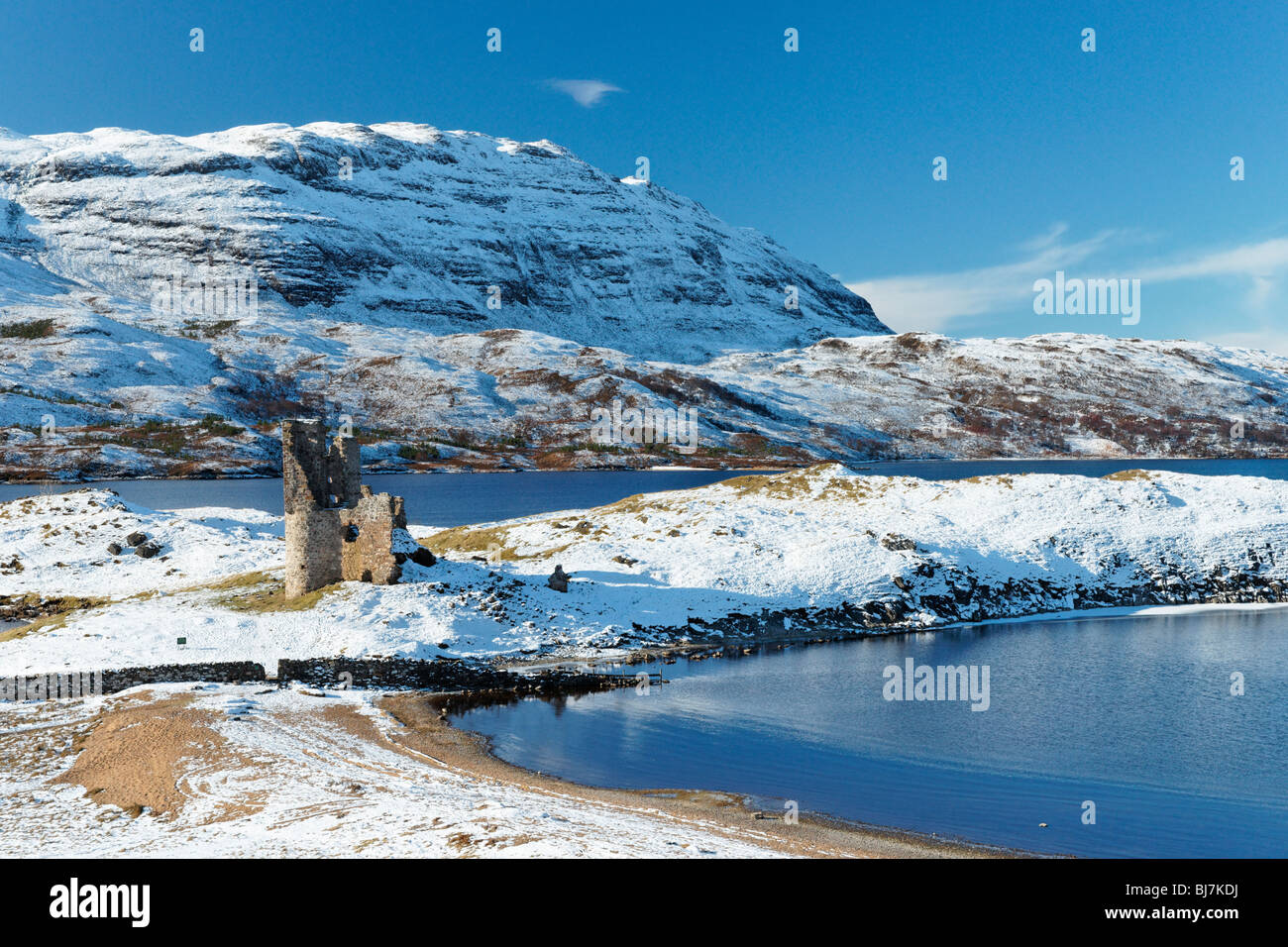 Ardvreck Castle beside Loch Assynt, Assynt, Sutherland, Scotland, UK ...
