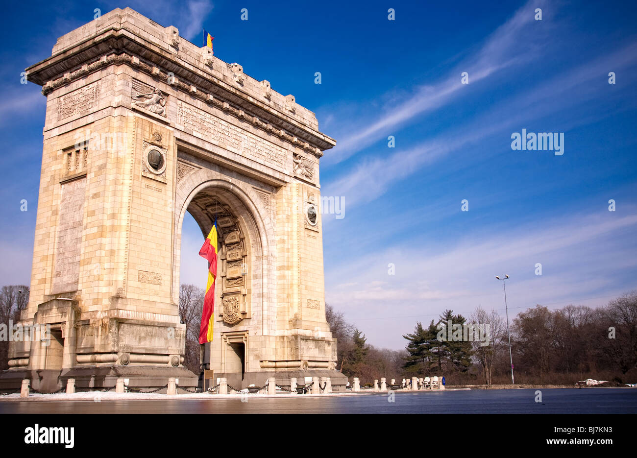 Triumph Arch - landmark in Bucharest, romanian capital Stock Photo - Alamy