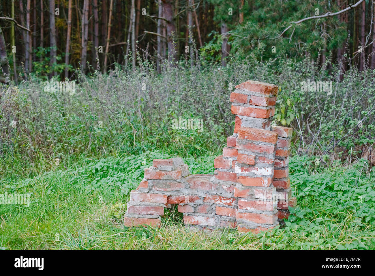 Figures made of stones from the demolition of the concentration camp ...