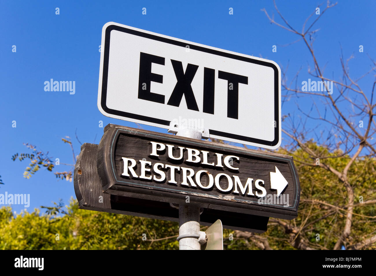 Sign restrooms hi-res stock photography and images - Alamy