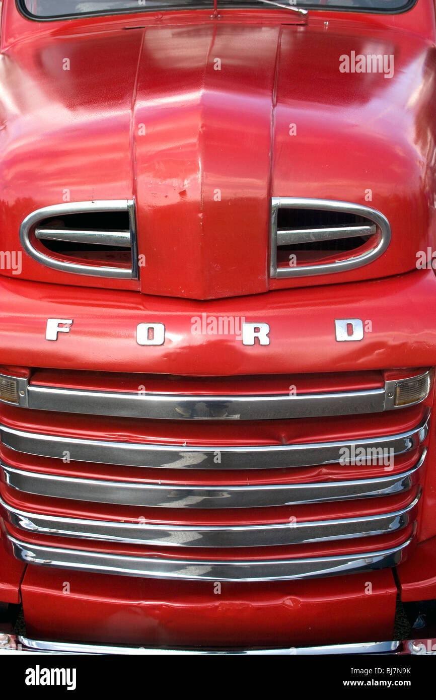 Old ford logo hi-res stock photography and images - Alamy