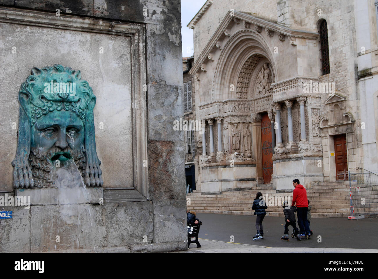 Church arles france in hi-res stock photography and images - Alamy