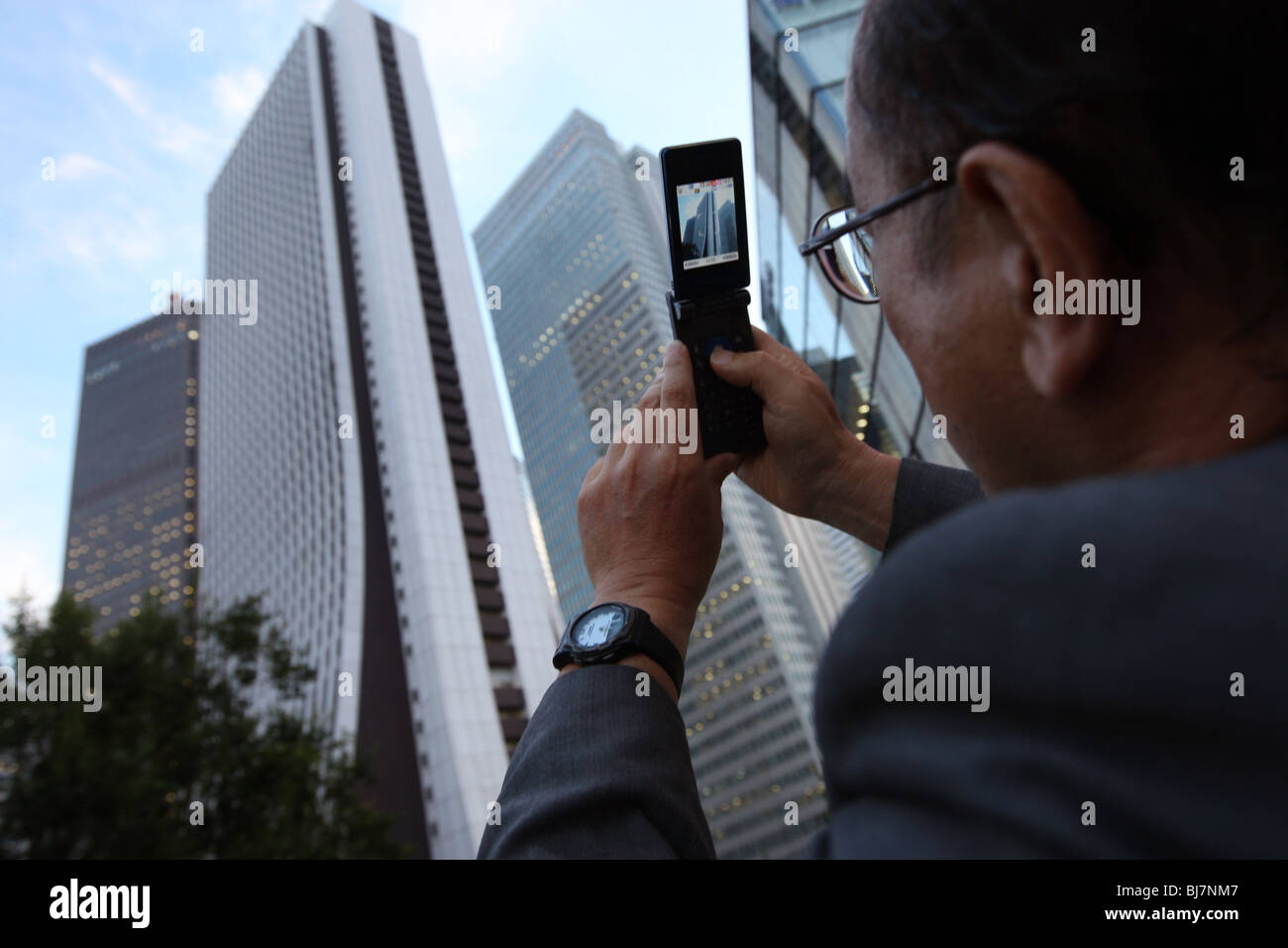 Tokyo street phone photography hi-res stock photography and images - Alamy