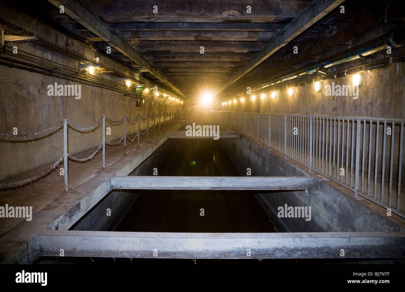 Sewer tunnel drain inside the Paris sewers – Visite Des Egouts De Paris ...